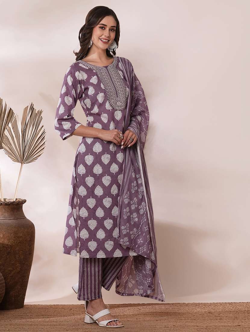 Buy online Women Printed Three Quarter Sleeve Kurta Pant With Dupatta ...